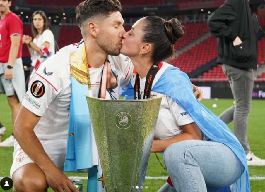 Ngắm nhan sắc nàng WAGs mới nhất của Premier League