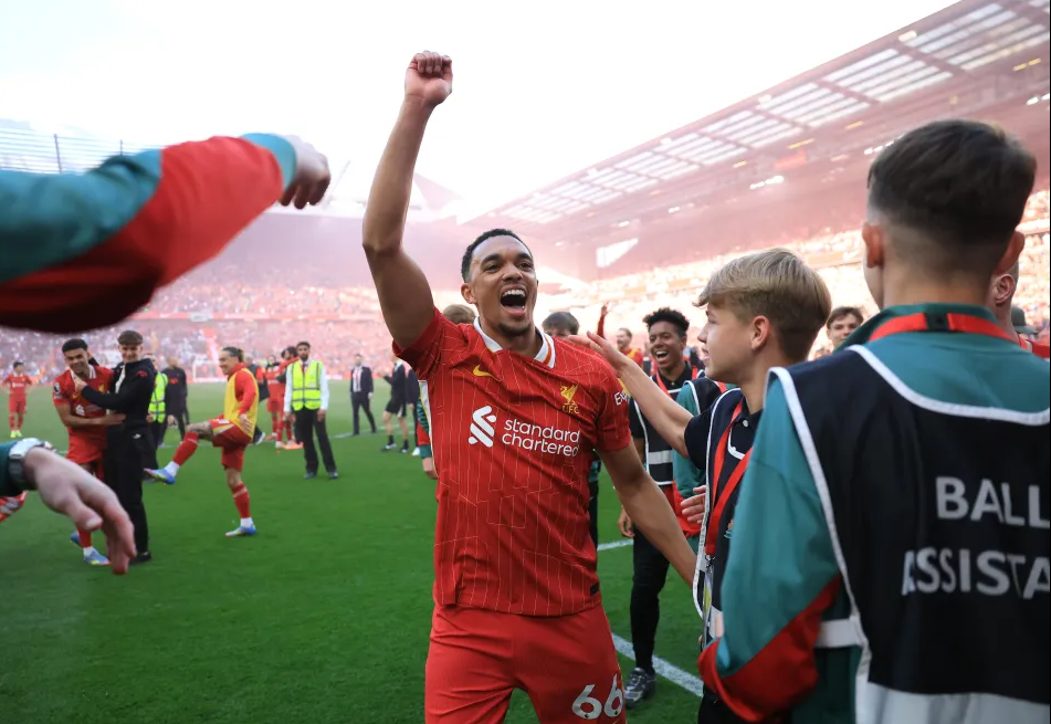 Liverpool mở hội tại Anfield sau khi vô địch EPL trước 4 vòng