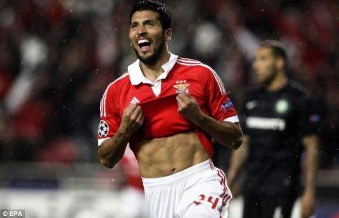 Tin vui cho Man Utd: Garay đang tìm nhà ở Manchester