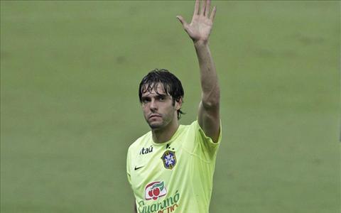 Cựu sao của Real, tiền vệ Kaka sắp đầu quân cho Barcelo