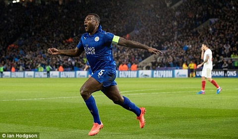 Wes Morgan làm nên lịch sử tại Champions League