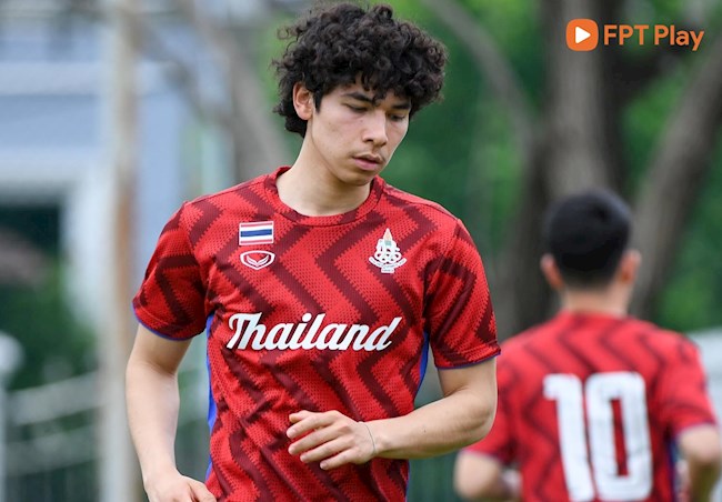 Benjamin Davis nguy cơ bị bỏ tù khi dự trận đấu với Singapore tại