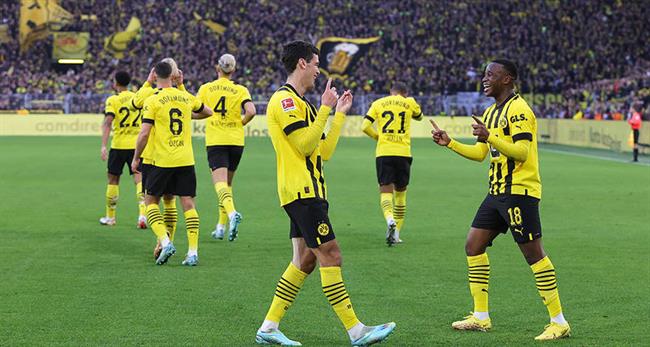 CLB Dortmund toàn thắng kể từ khi sang Việt Nam