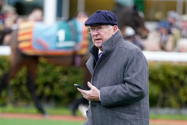 Sir Alex phản ứng thế nào khi được hỏi về cuộc đua vô địch ở NHA?