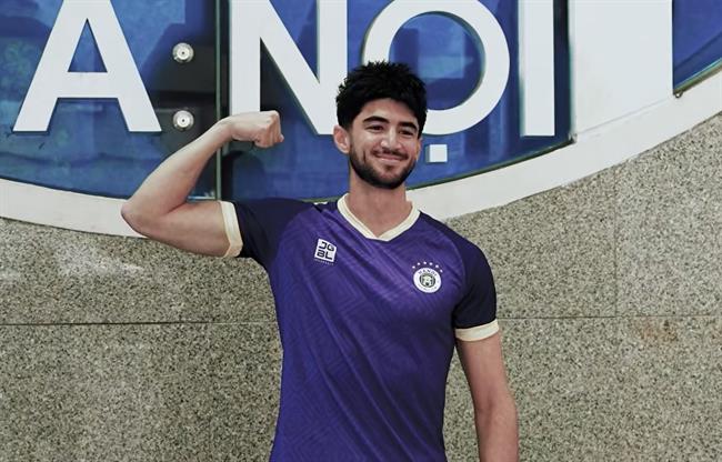 Clb Hà Nội ra mắt ngôi sao Việt kiều Kyle Colonna